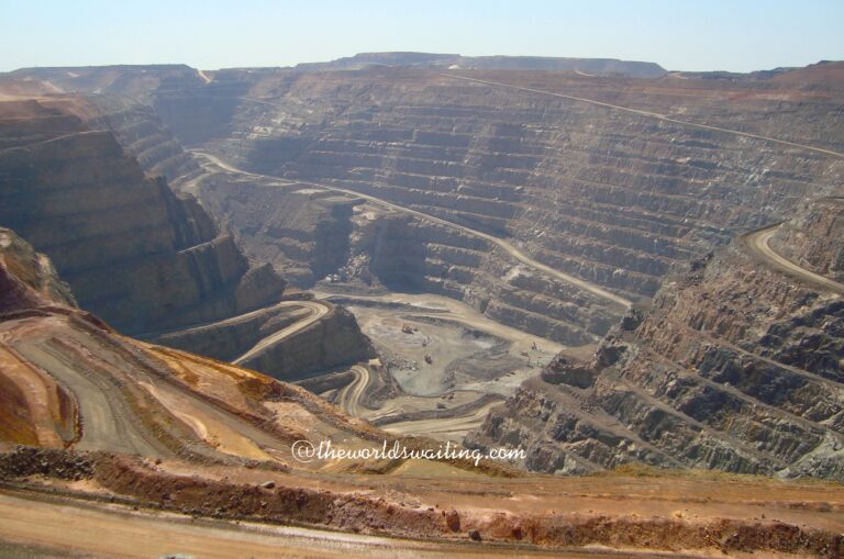 Uluru Sunrise – The World is Waiting