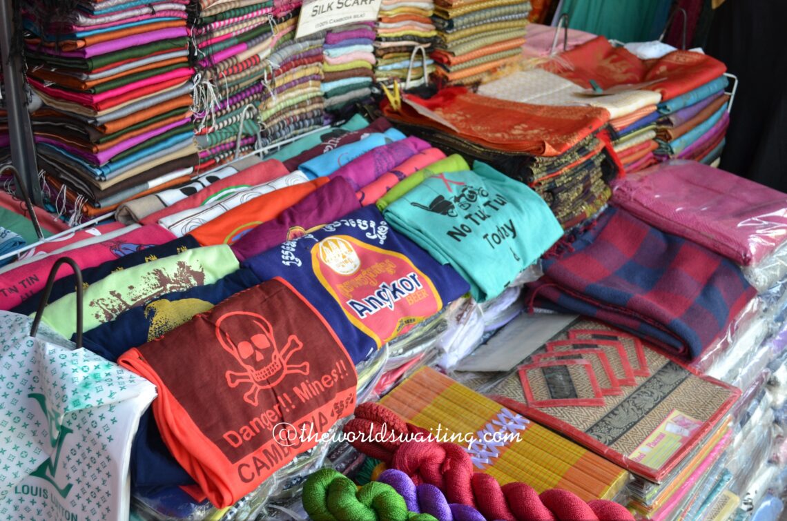 Delights of the Siem Reap Night Markets – The World is Waiting