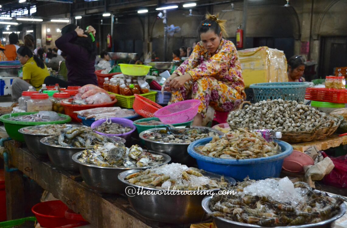 Delights of the Siem Reap Night Markets – The World is Waiting